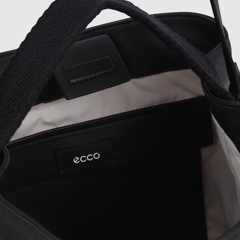 ECCO Fold Bucket Bag | ECCO® Middle East A/S